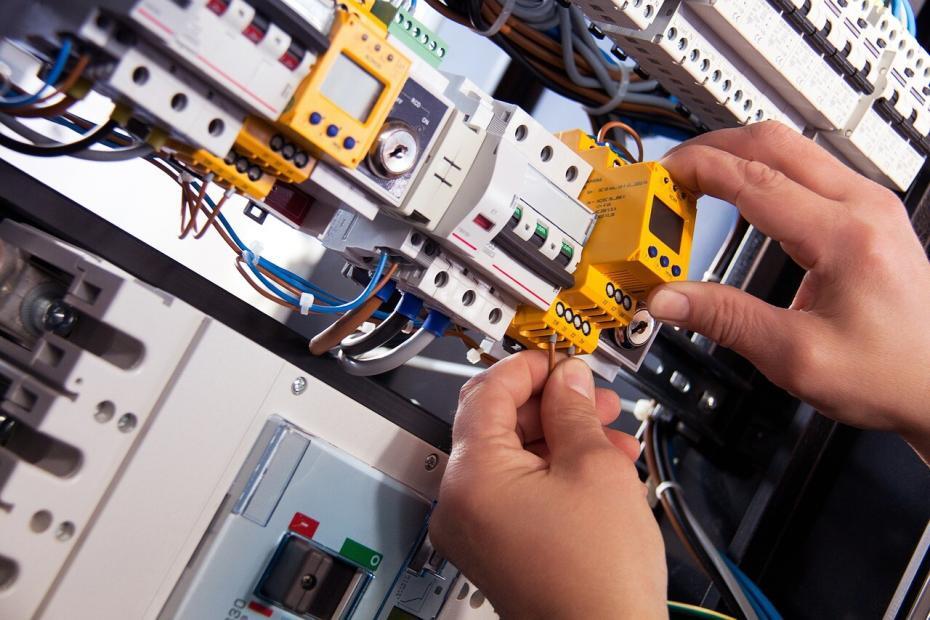 How Electrical Labels Improve Safety and Operational Efficiency - Krazytech